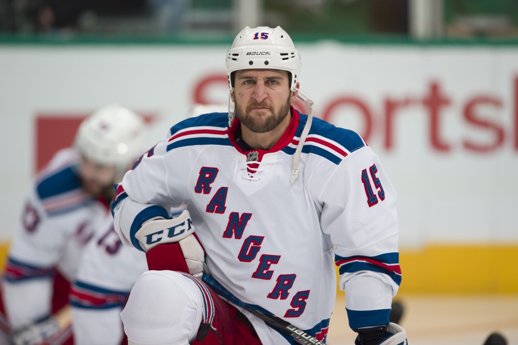 Tanner Glass Signs In France