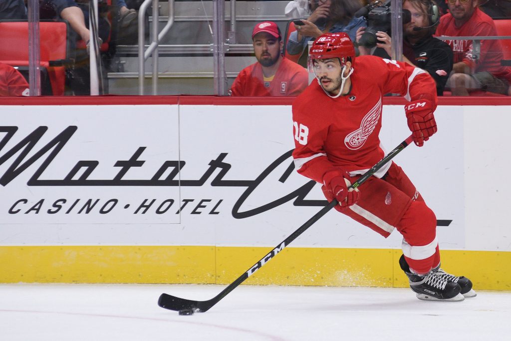 Arizona Coyotes Sign Robbie Russo