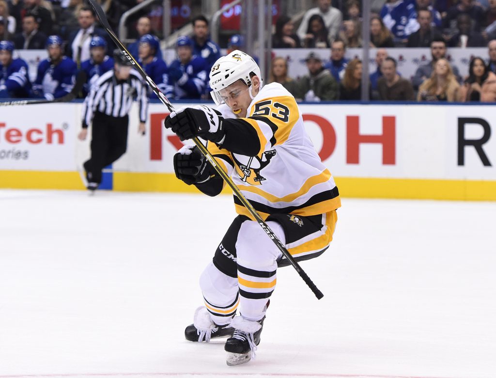 Teddy Blueger Re-Signs With Pittsburgh Penguins