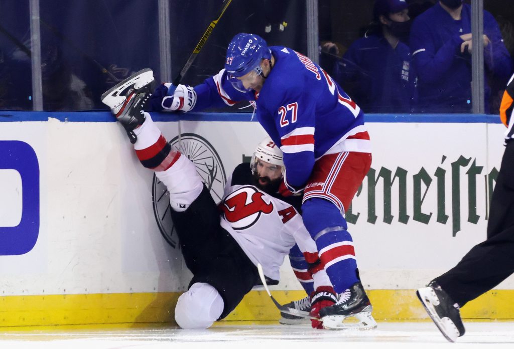 Jack Johnson Undergoes Hernia Surgery