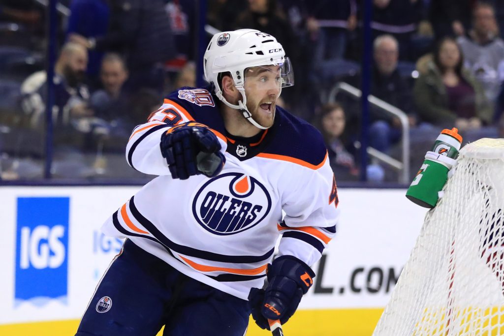 Josh Currie, Philippe Maillet Sign In KHL