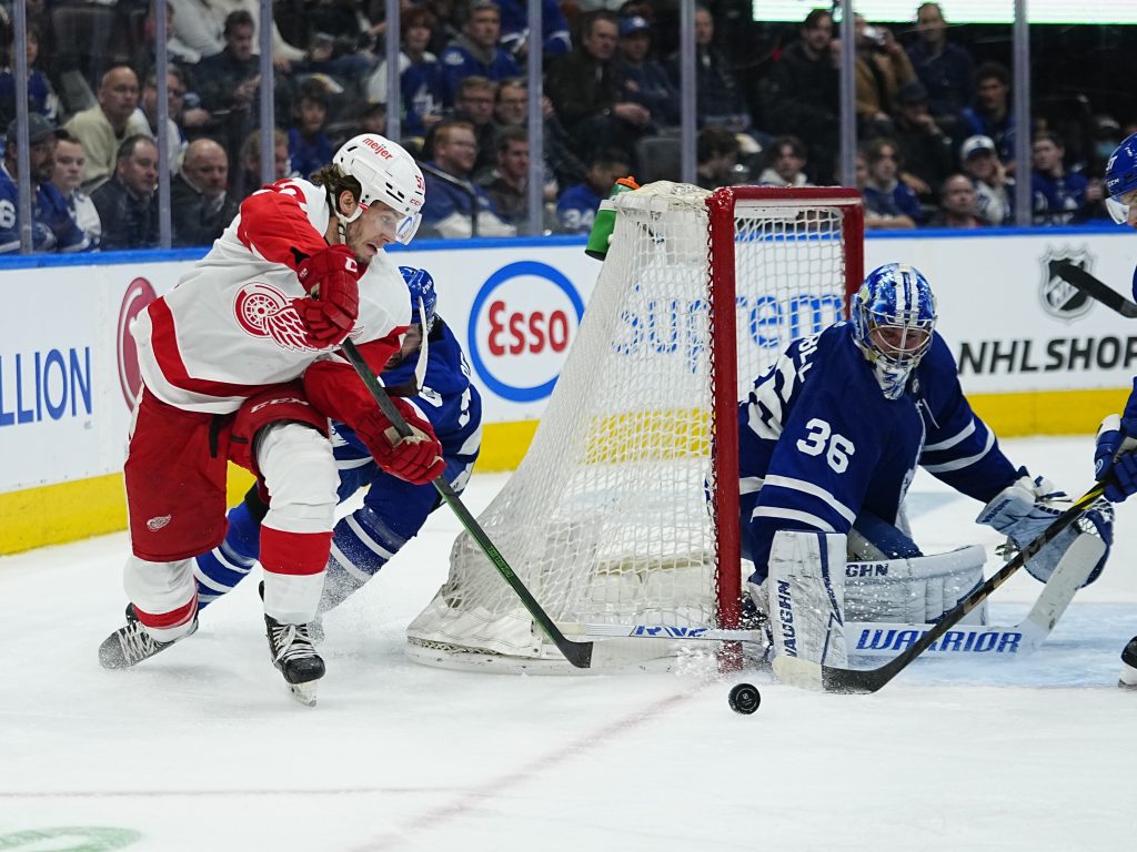 New York Rangers Sign Turner Elson