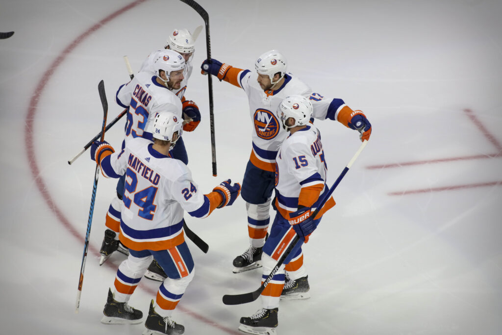 Scott Mayfield, Cal Clutterbuck Healthy For Training Camp