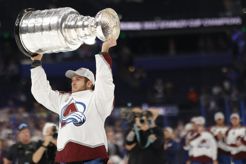 Edmonton Oilers Sign Ryan Murray