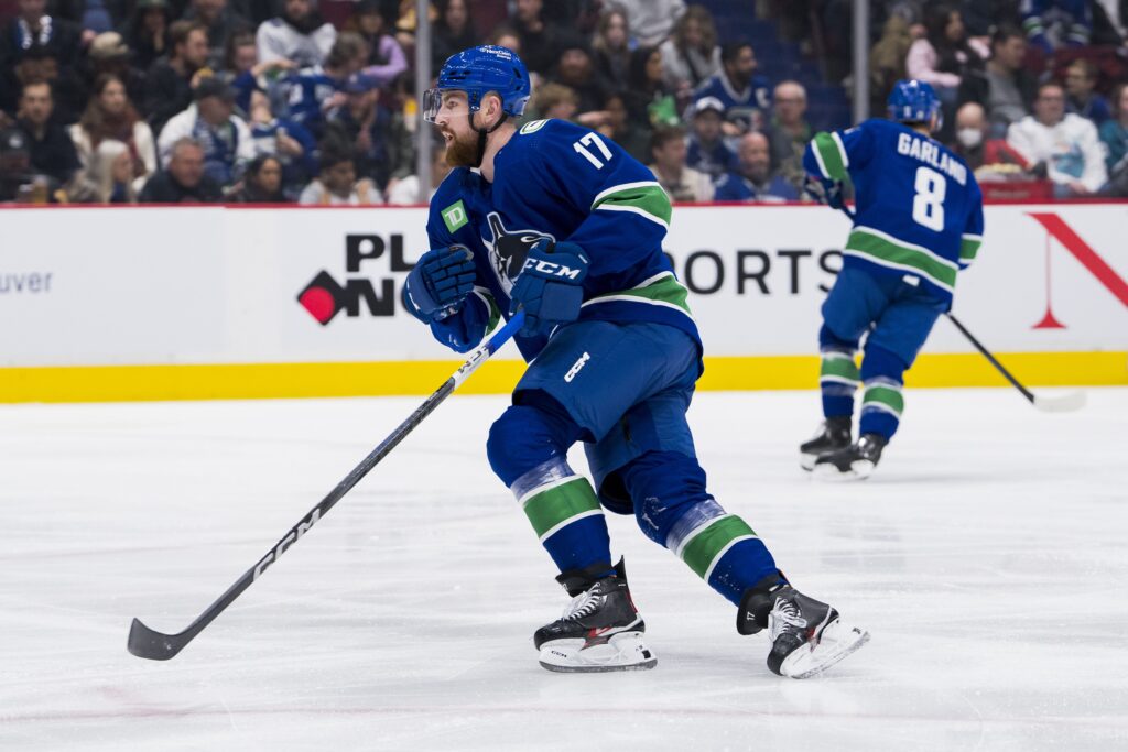 West Notes: Hronek, Johansson, Firstov, Blackhawks