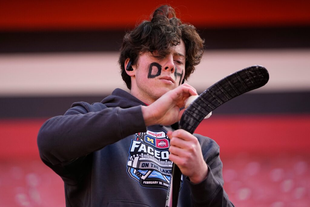 Vancouver Canucks Sign Cole McWard