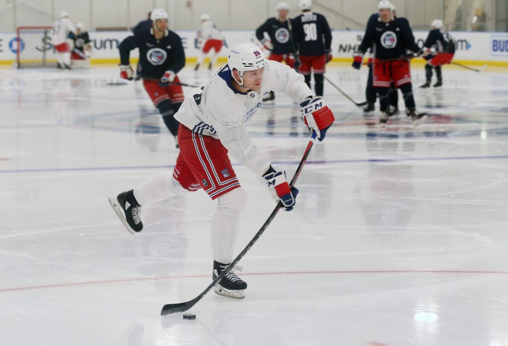 Edmonton Oilers Acquire; Sign Jayden Grubbe