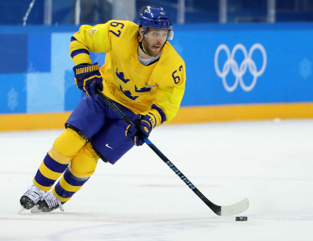 Linus Omark Signs In SHL