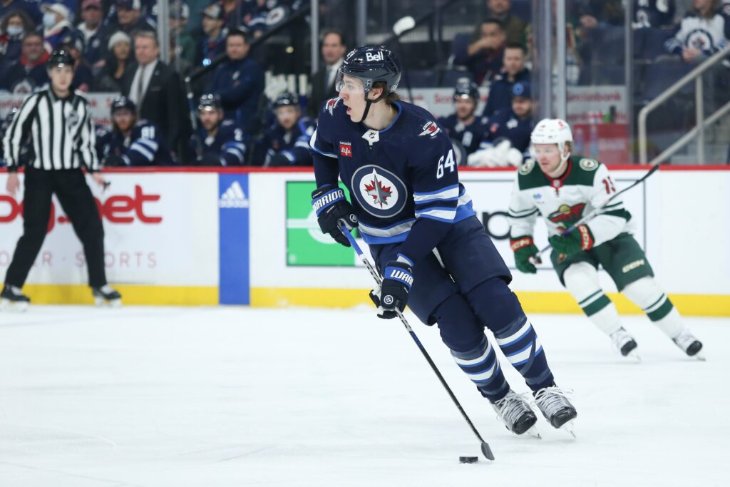Jets Re-Sign Logan Stanley