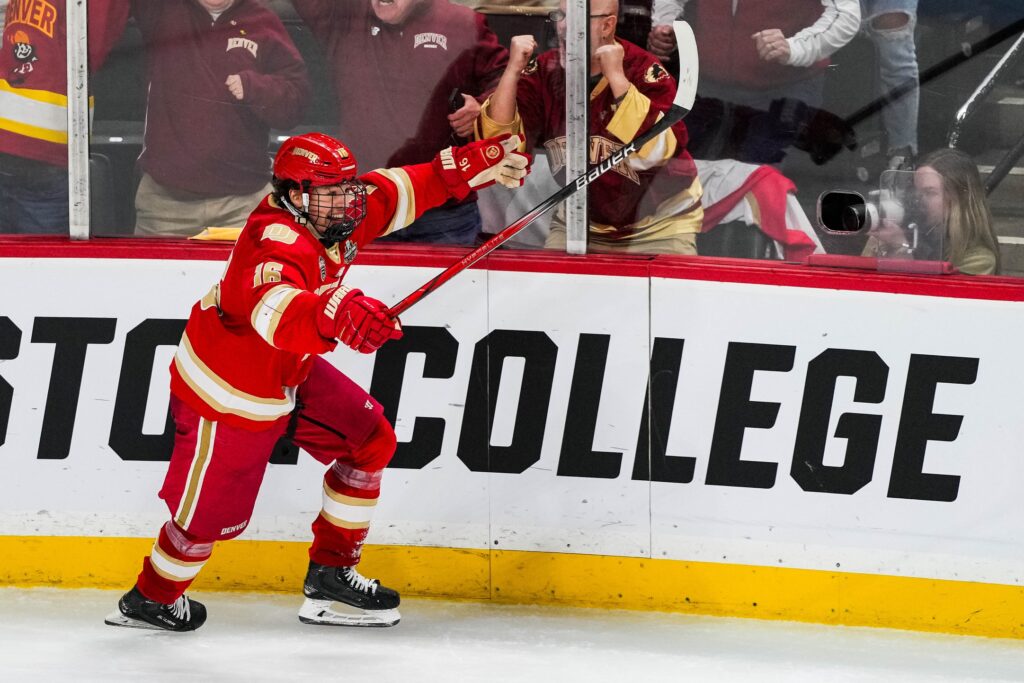 Penguins Sign Tristan Broz