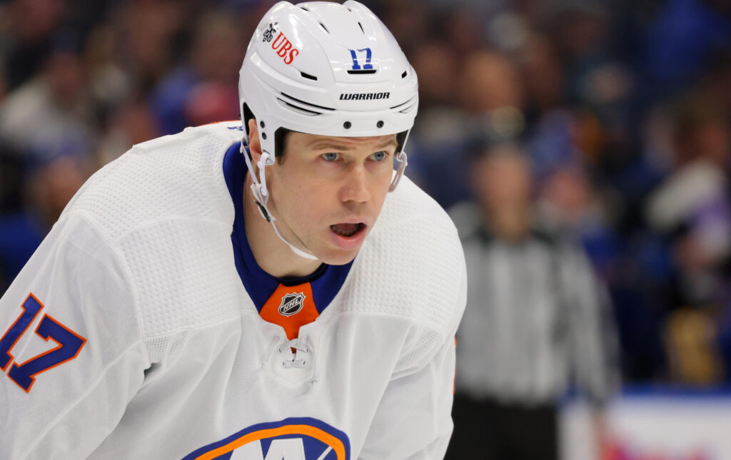 Islanders Sign Matt Martin To PTO