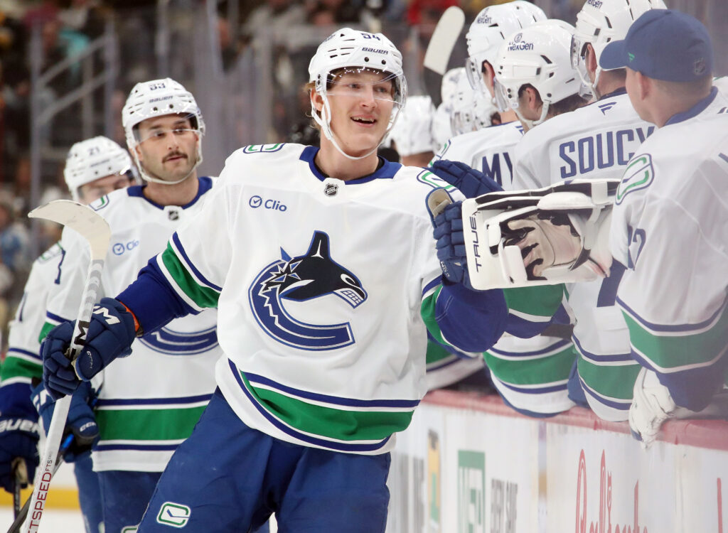 Canucks Recall Aatu Räty