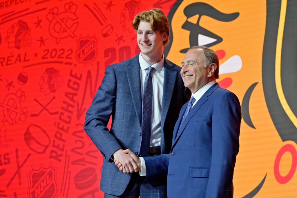 Blackhawks Sign Sam Rinzel