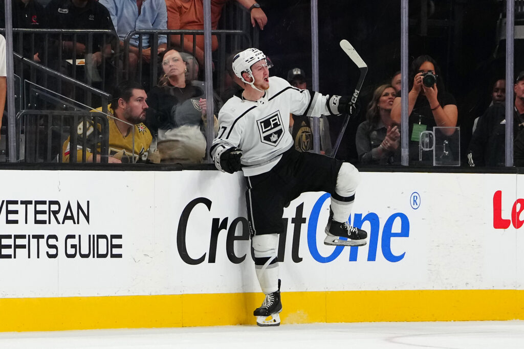 Je montre mon she s working with a few different agencies