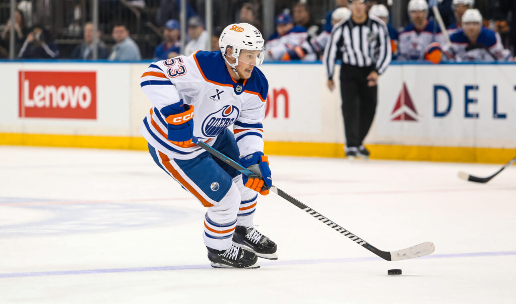 Jeff Skinner Signs With Sharks