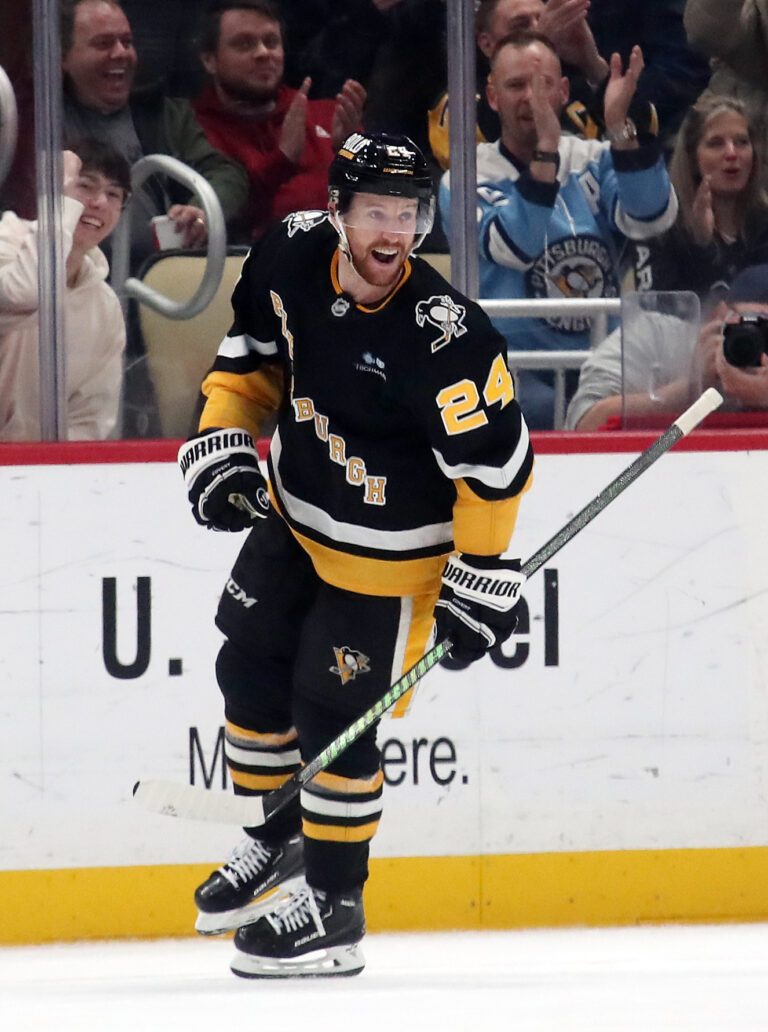 Blackhawks Sign Matt Grzelcyk To PTO